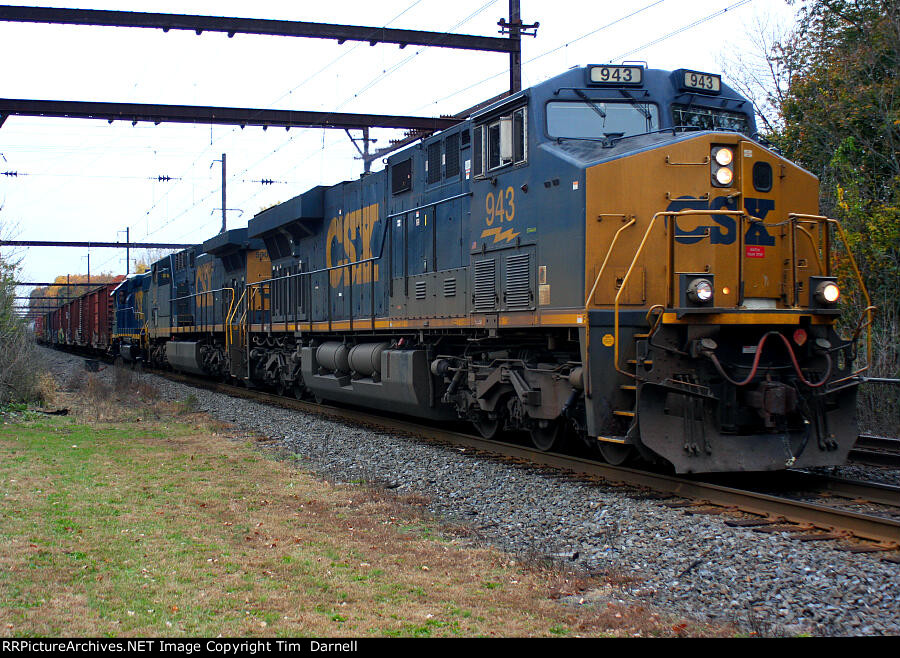 CSX 943, 590, 4403 on Q418